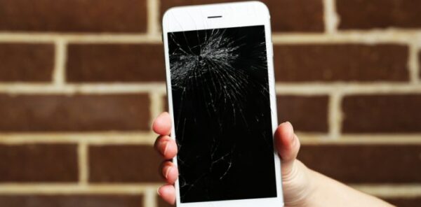 Como desbloquear iPhone com display quebrado? - iMuv